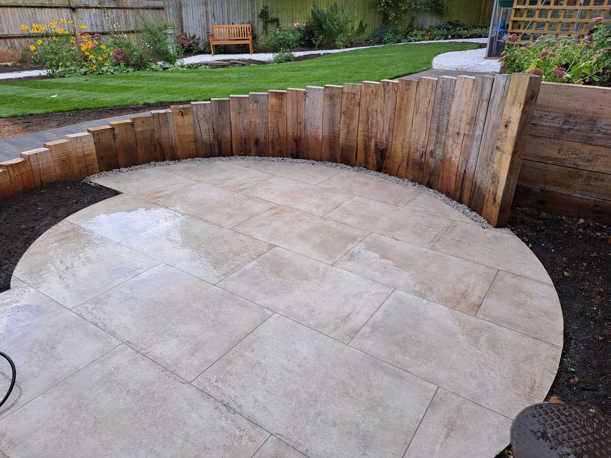 Back garden design in Finchampstead - AS Landscapes